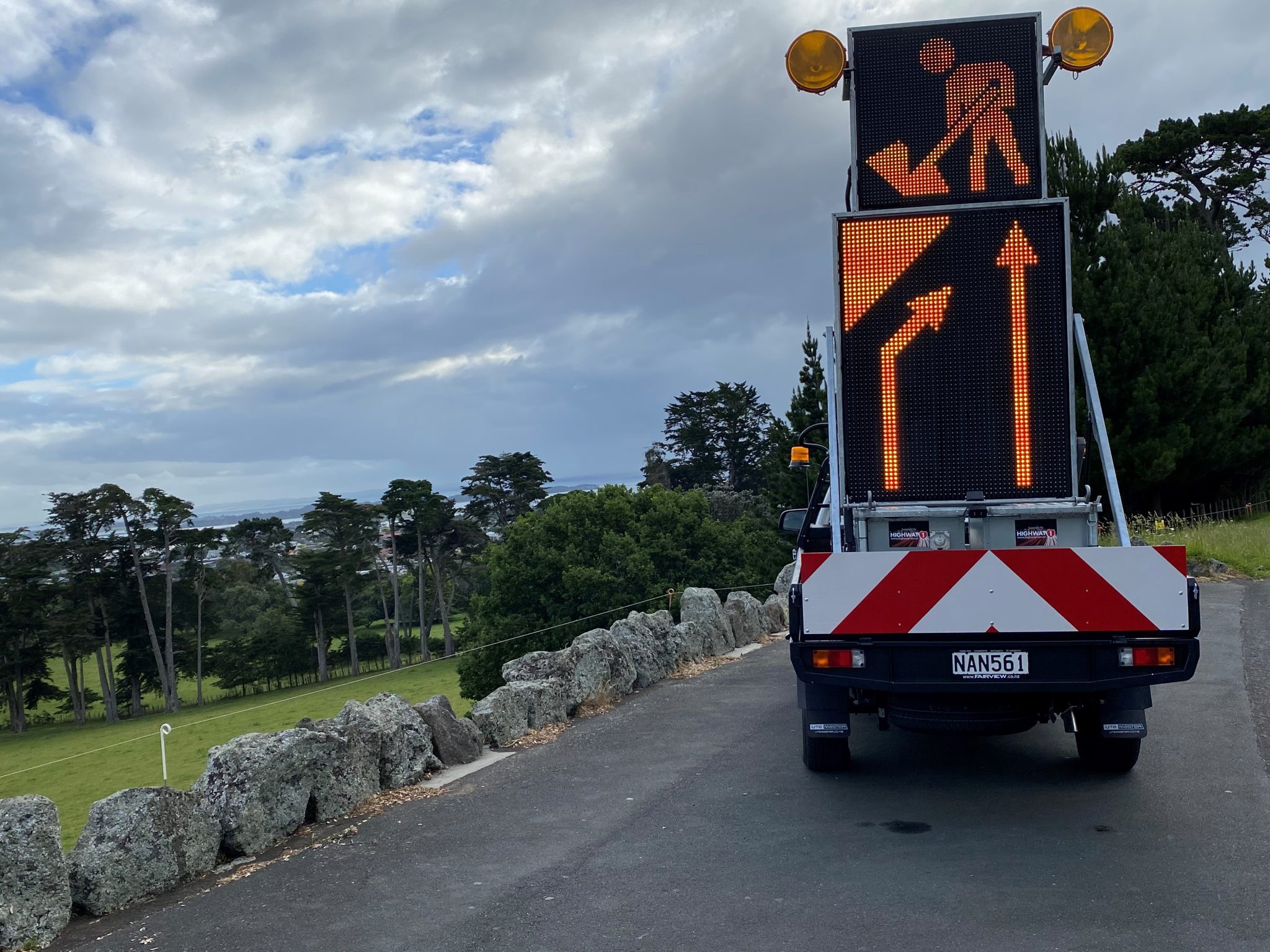Universal AWVMS – Ute or Trailer Mounted LED Sign - Highway1