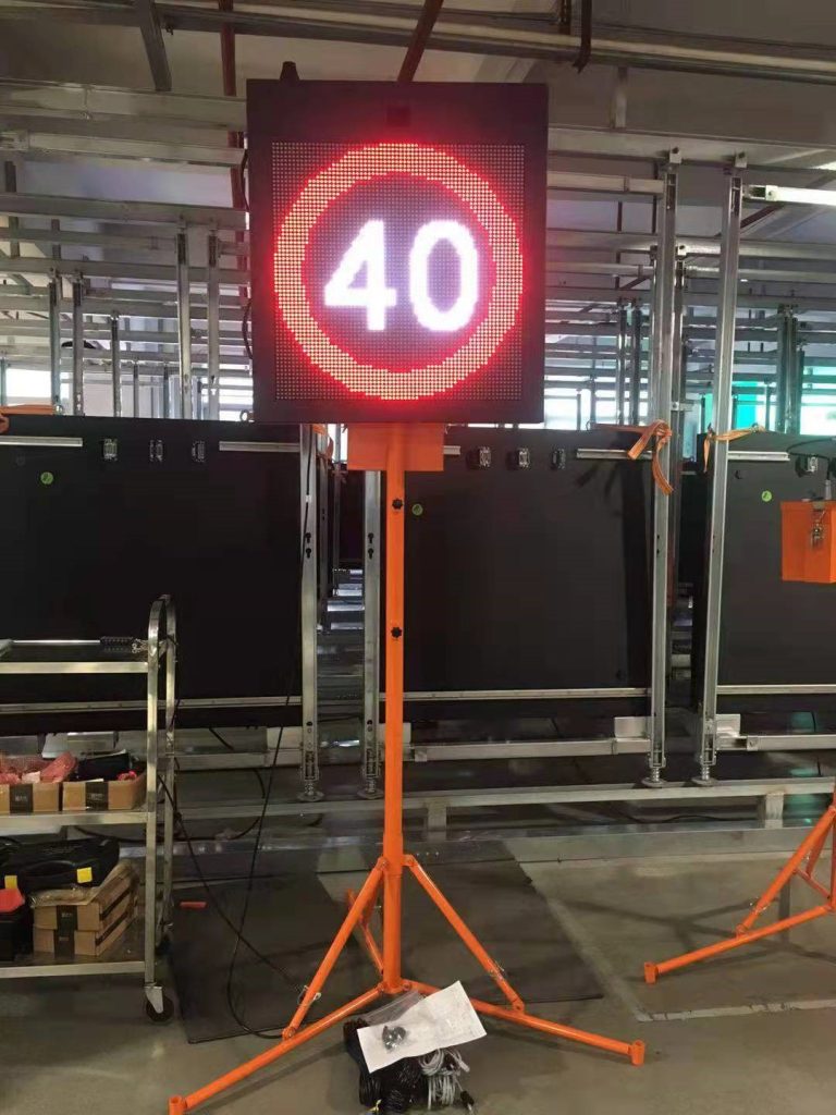 PORTA VMS – Portable Tripod-Mounted LED Sign - Highway 1